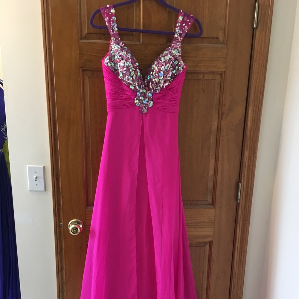 Mac Duggal Pink Gown Size 4 - Pageant Or Prom - Gem